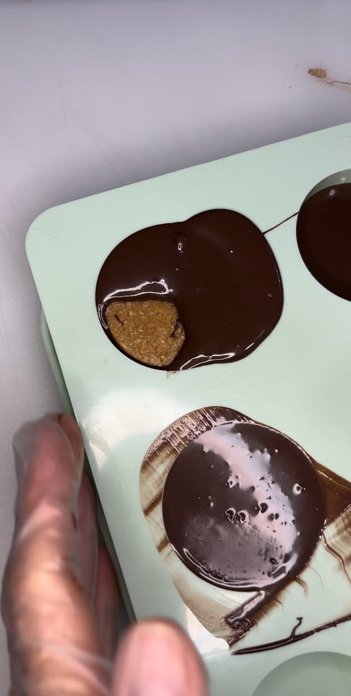 What are Cake Pucks? – Benty Cakes