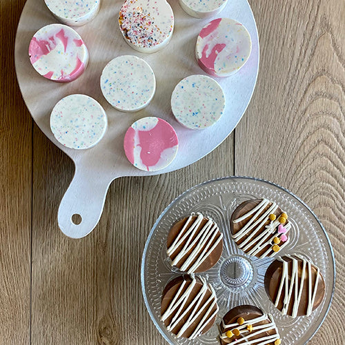 What are Cake Pucks? – Benty Cakes