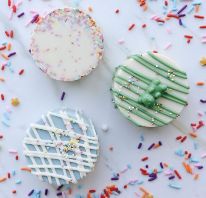 What are Cake Pucks? – Benty Cakes